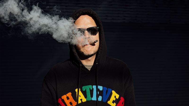 Slinger – Decadent Art Gallery